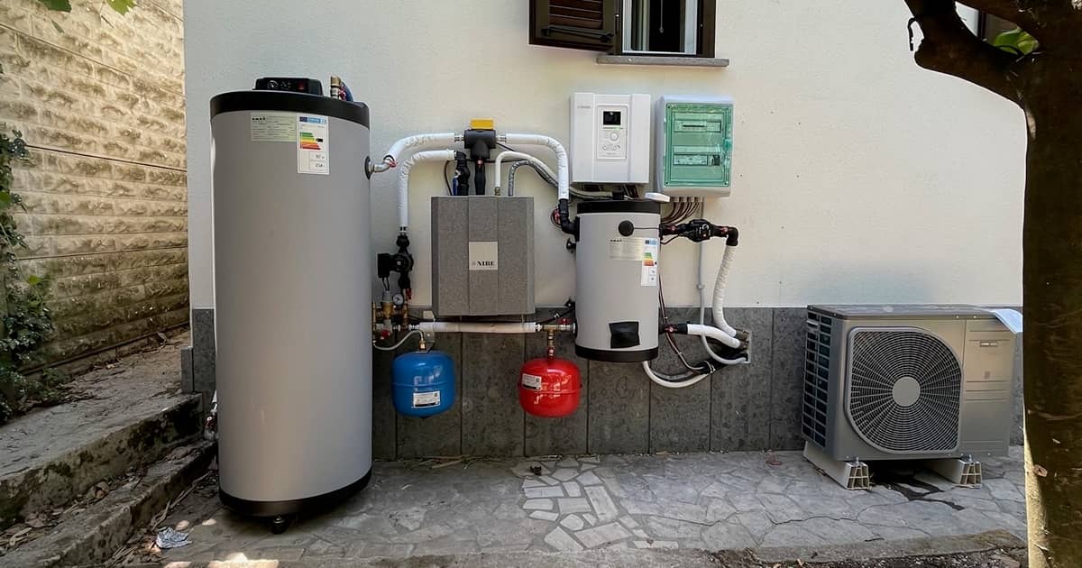 Impianto termico a pompa di calore per villa a Velletri.